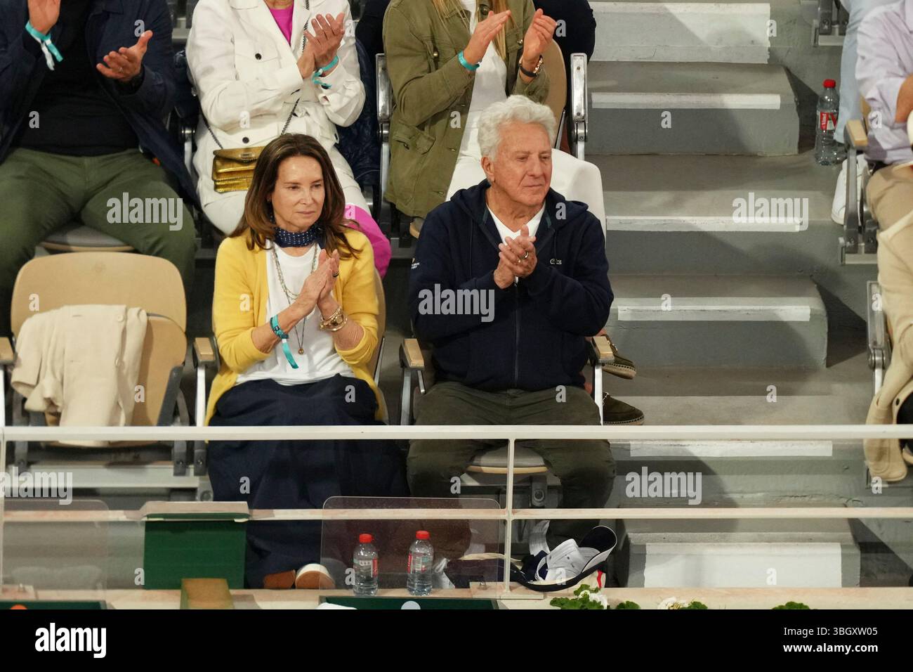 Actor Dustin Hoffman and his wife Lisa watche the semifinal match of ...