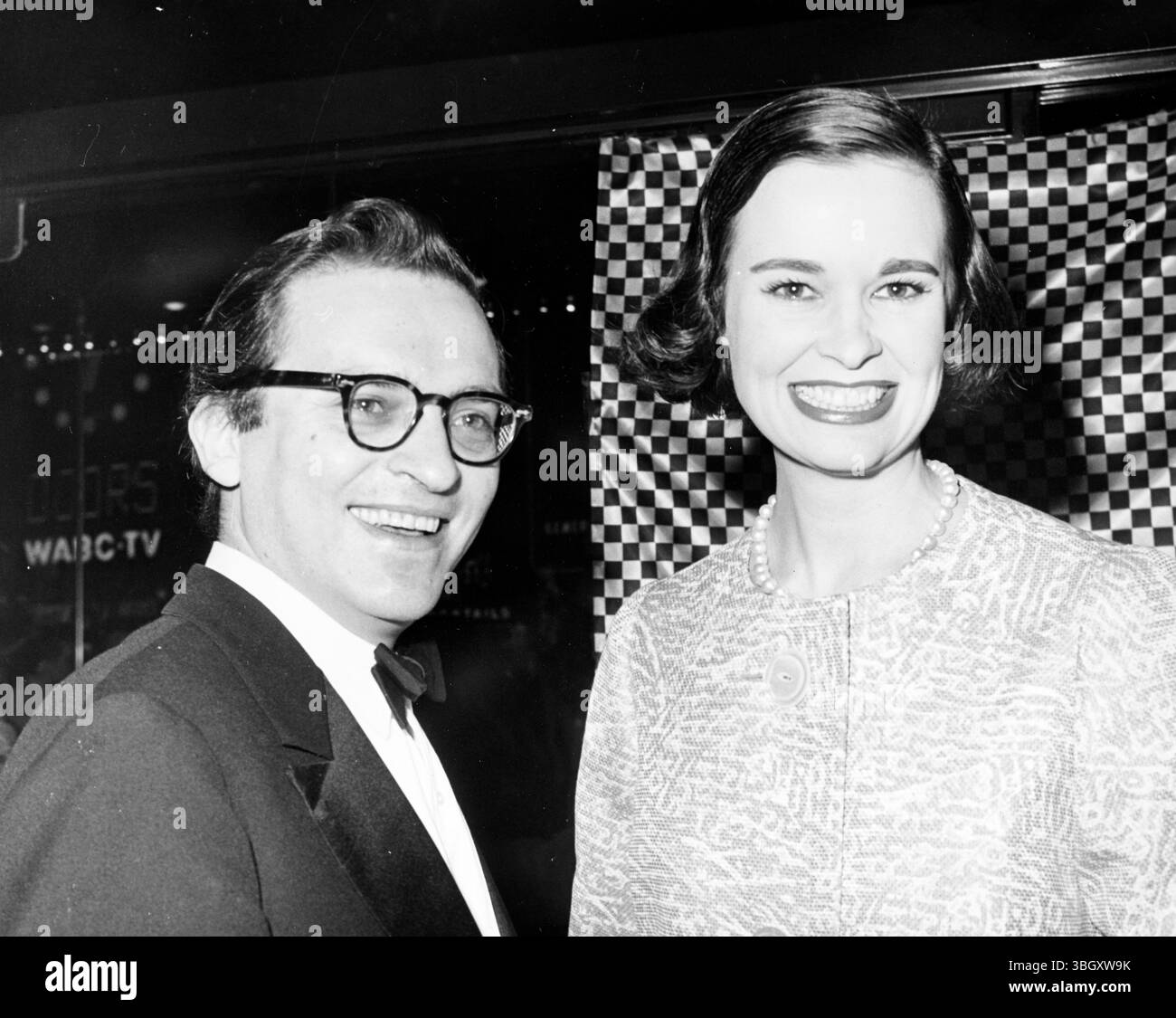 Socialite/actress Gloria Vanderbilt with her husband actor - director ...