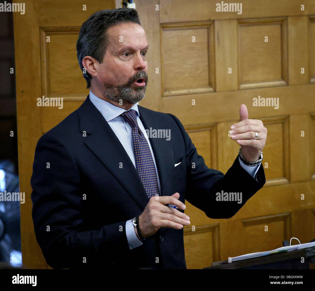 Defense attorney Alan Jackson questions accident reconstruction ...