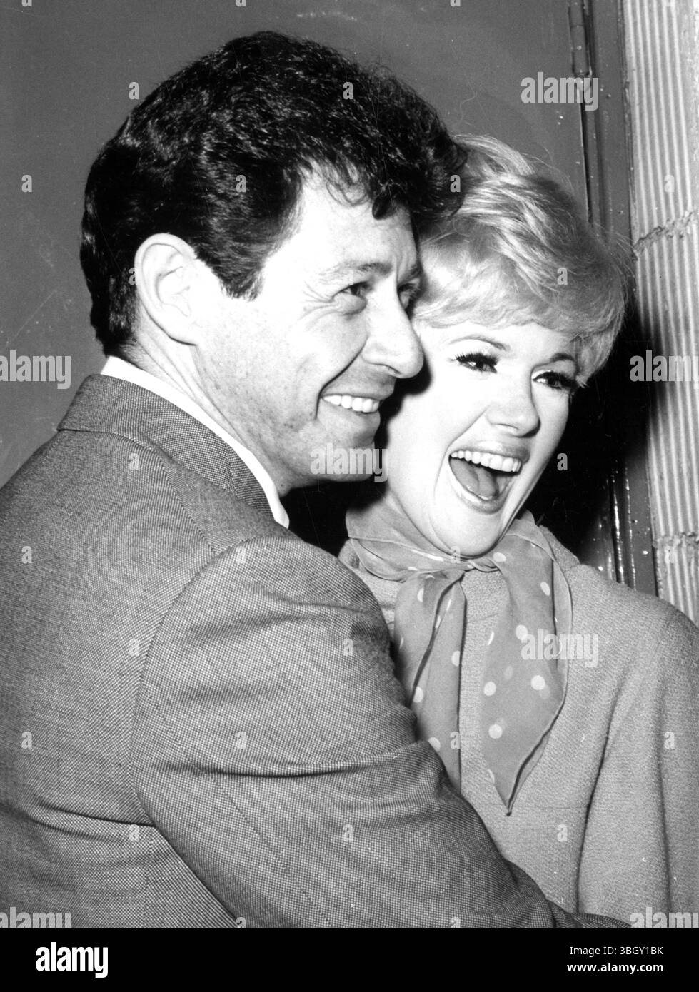 Singer Eddie Fisher and actress-singer Connie Stevens meet with newsmen ...