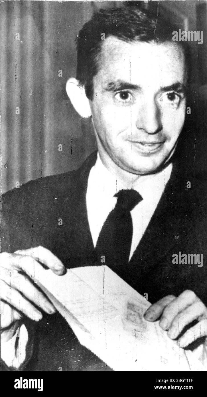 Letter containing Black and White Stock Photos & Images - Alamy