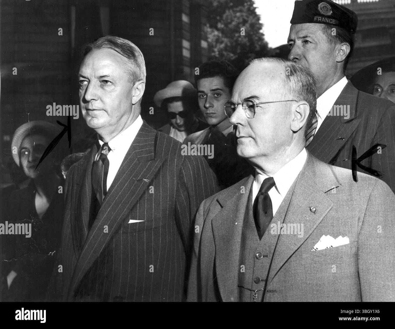 During the ceremony at Washington statue: David K. Bruce (left) and ...