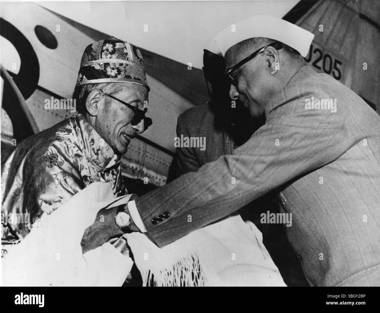 Arrival in housing Black and White Stock Photos & Images - Alamy