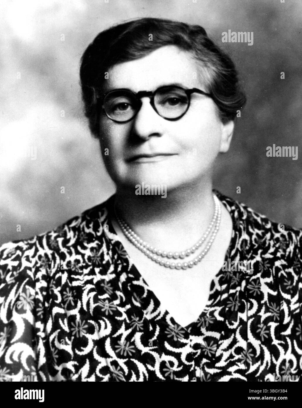 Mrs Etta Shiber, American woman who was arrested by the Germans for ...