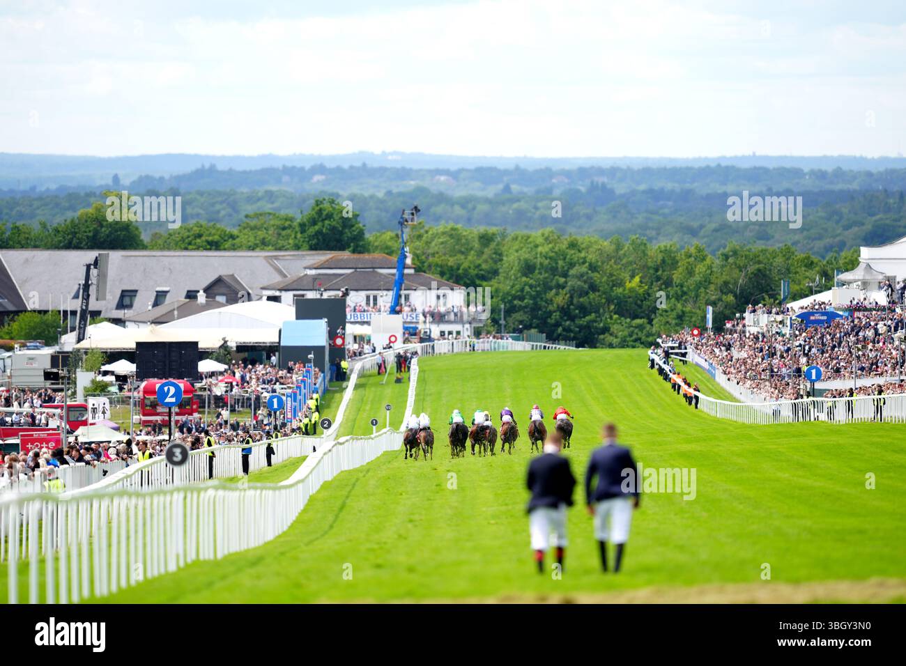 Runners and riders hit the home straight in the the Betfred British EBF ...