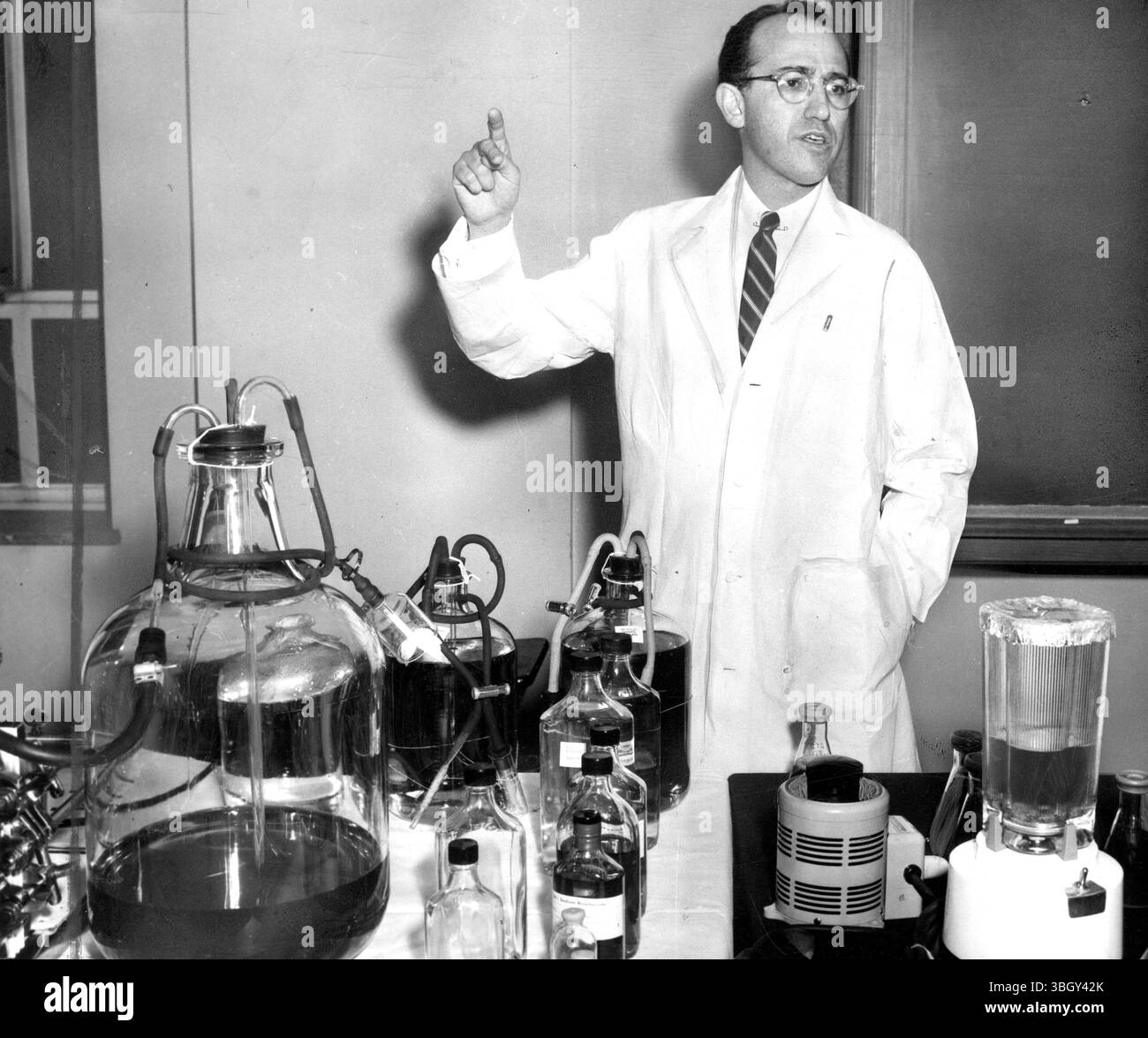 Pittsburgh laboratory hi-res stock photography and images - Alamy