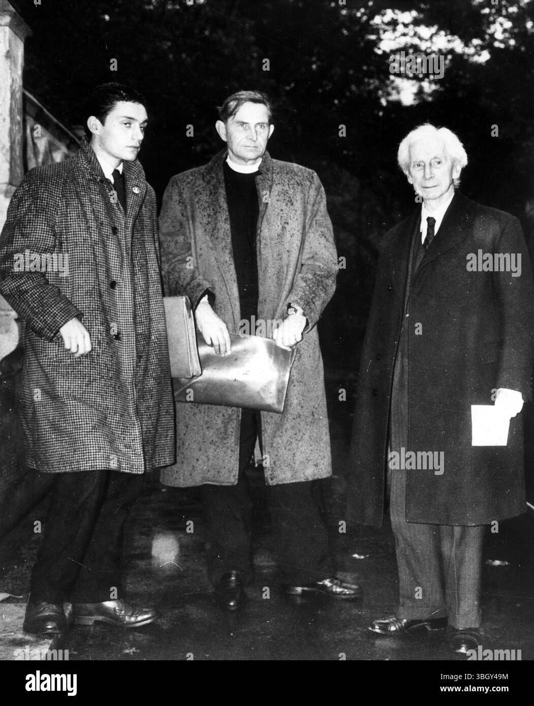 Bertrand Russell (right) arrives at Soviet Embassy with Rev. Michael ...