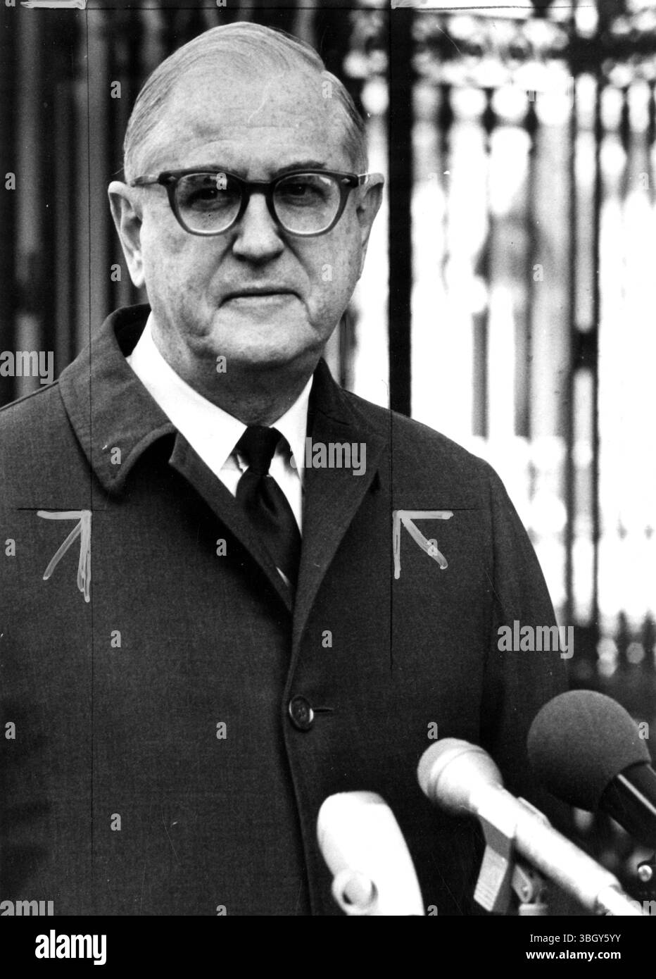 US chief negotiator, William J Porter, arrives at Majestic hotel here ...