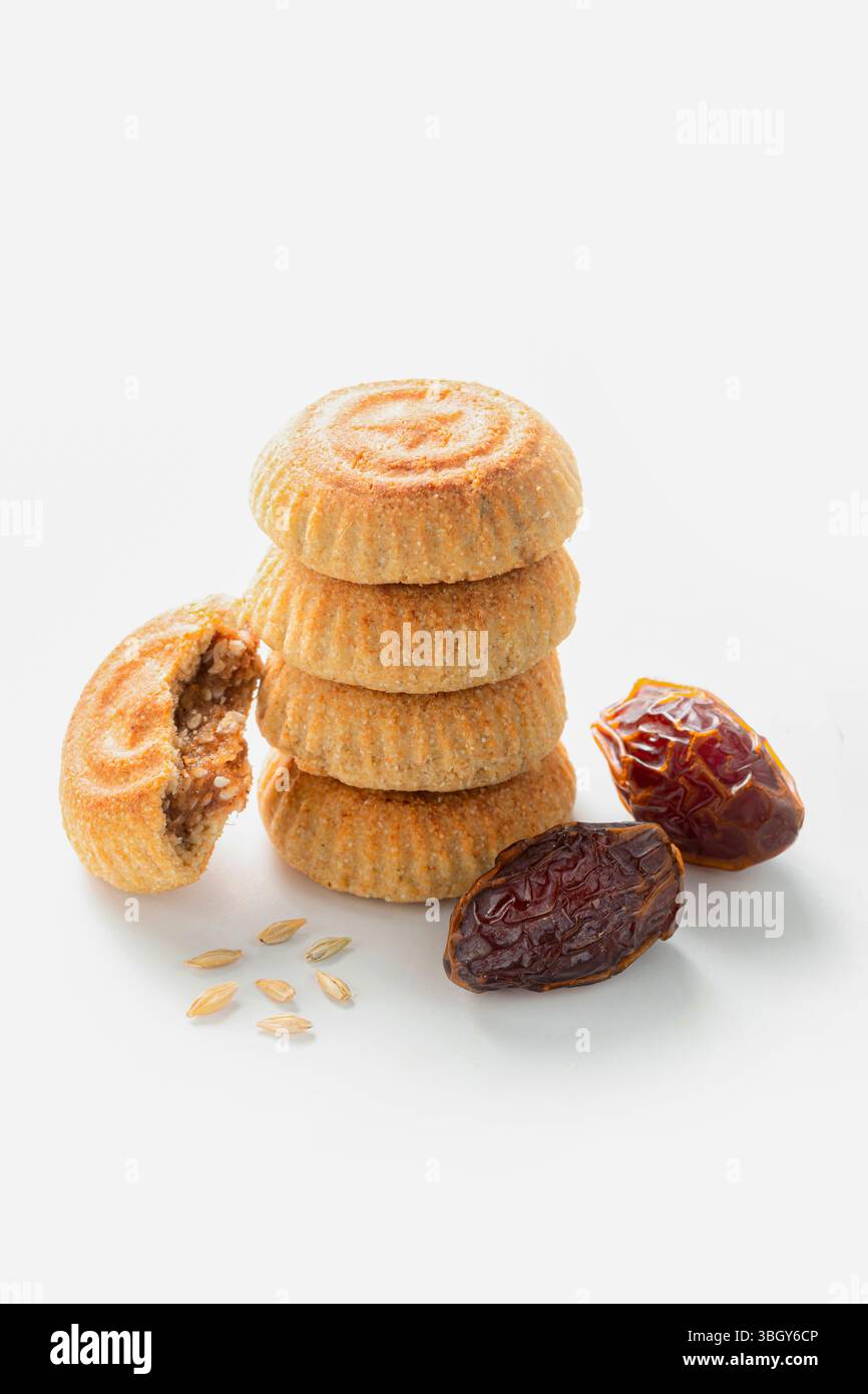 Date maamoul, Saudi Arabic Middle Eastern food, white background Stock ...