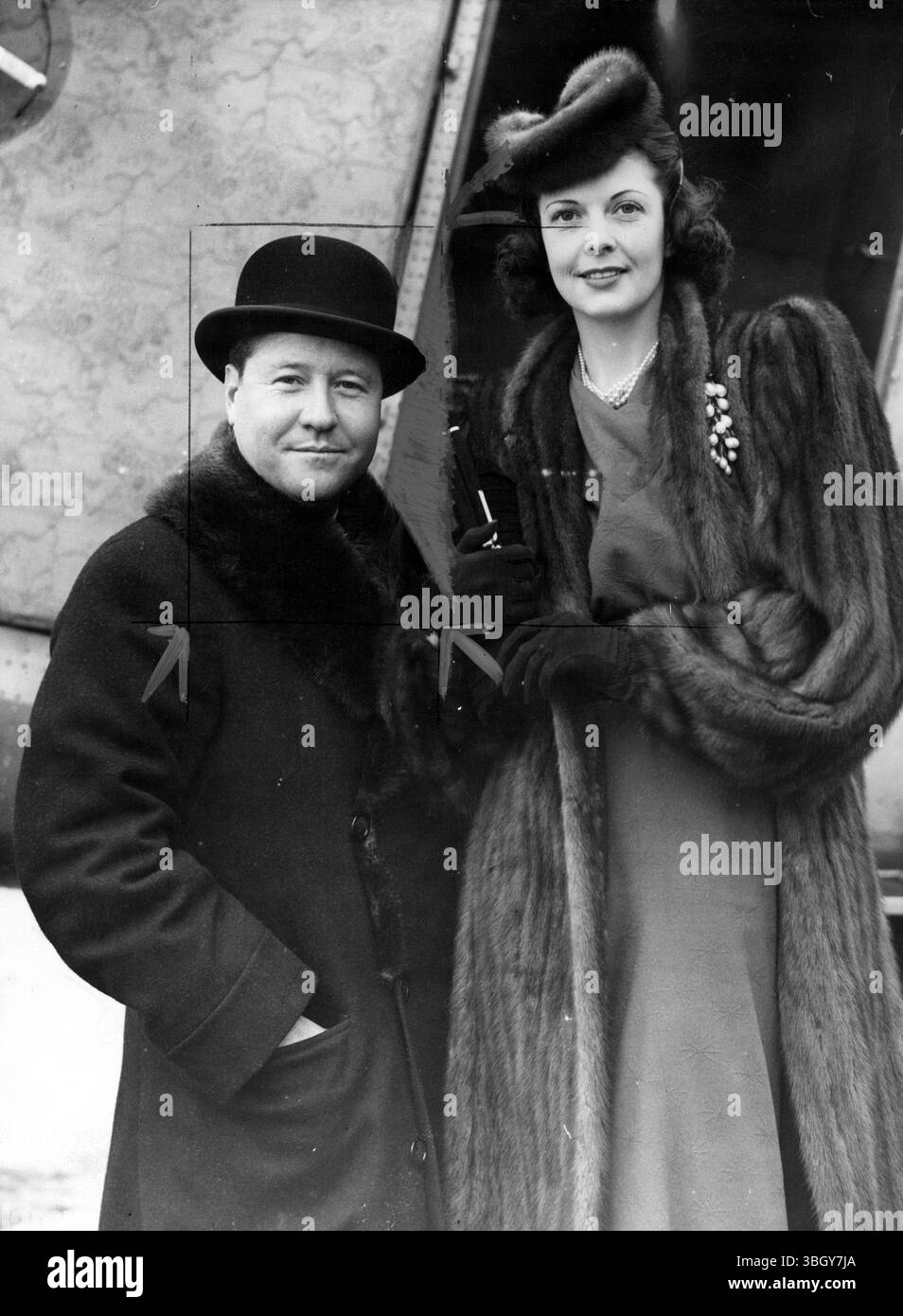 Jack Oakie and his wife fly to Paris. Jack Oakie, the American film ...