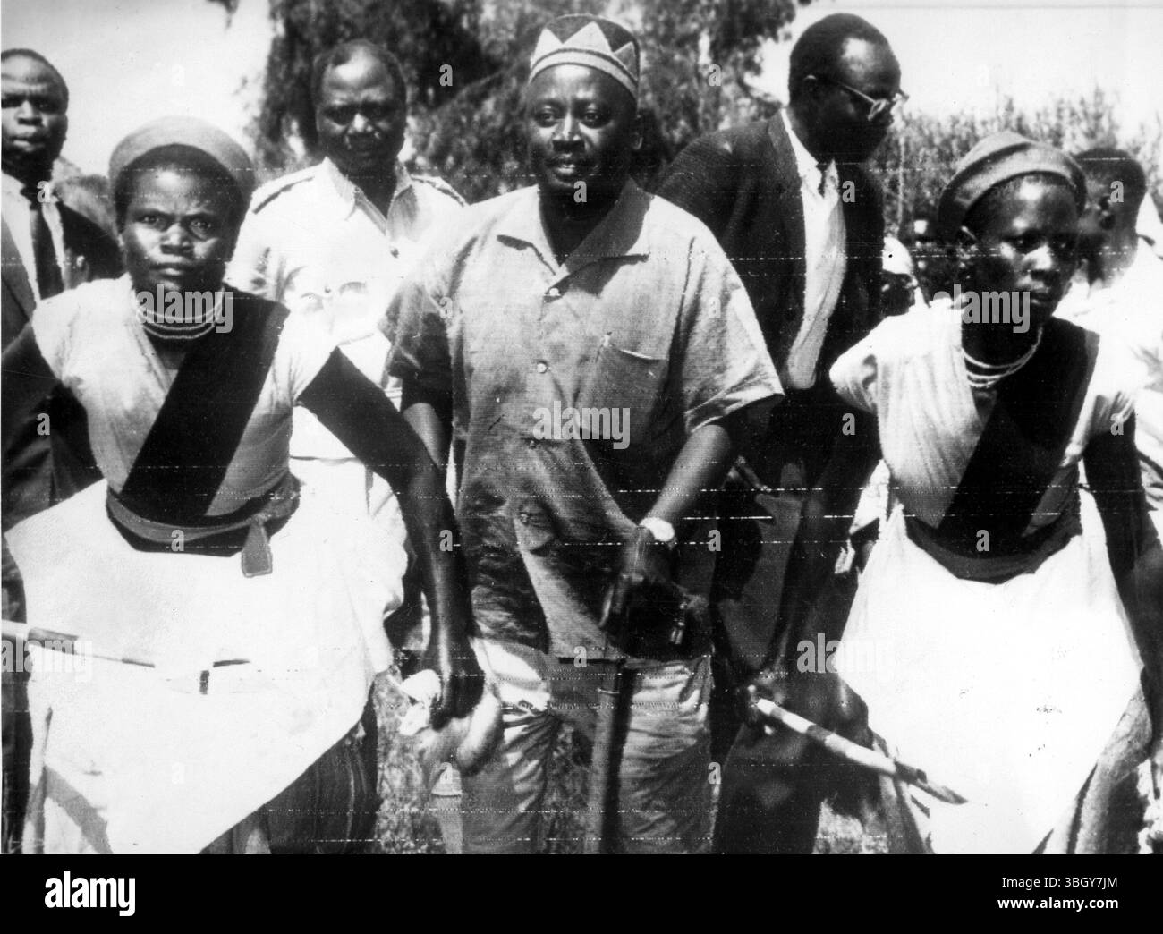 Odinga dances you area Oding are a you kenya, Oginga Odinga (centre ...