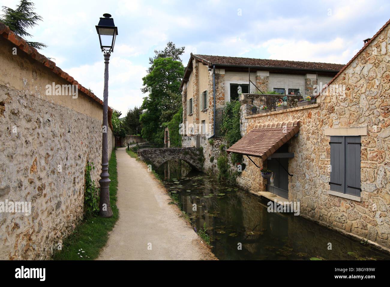 Panorama chevreuse commune valley in hi-res stock photography and ...