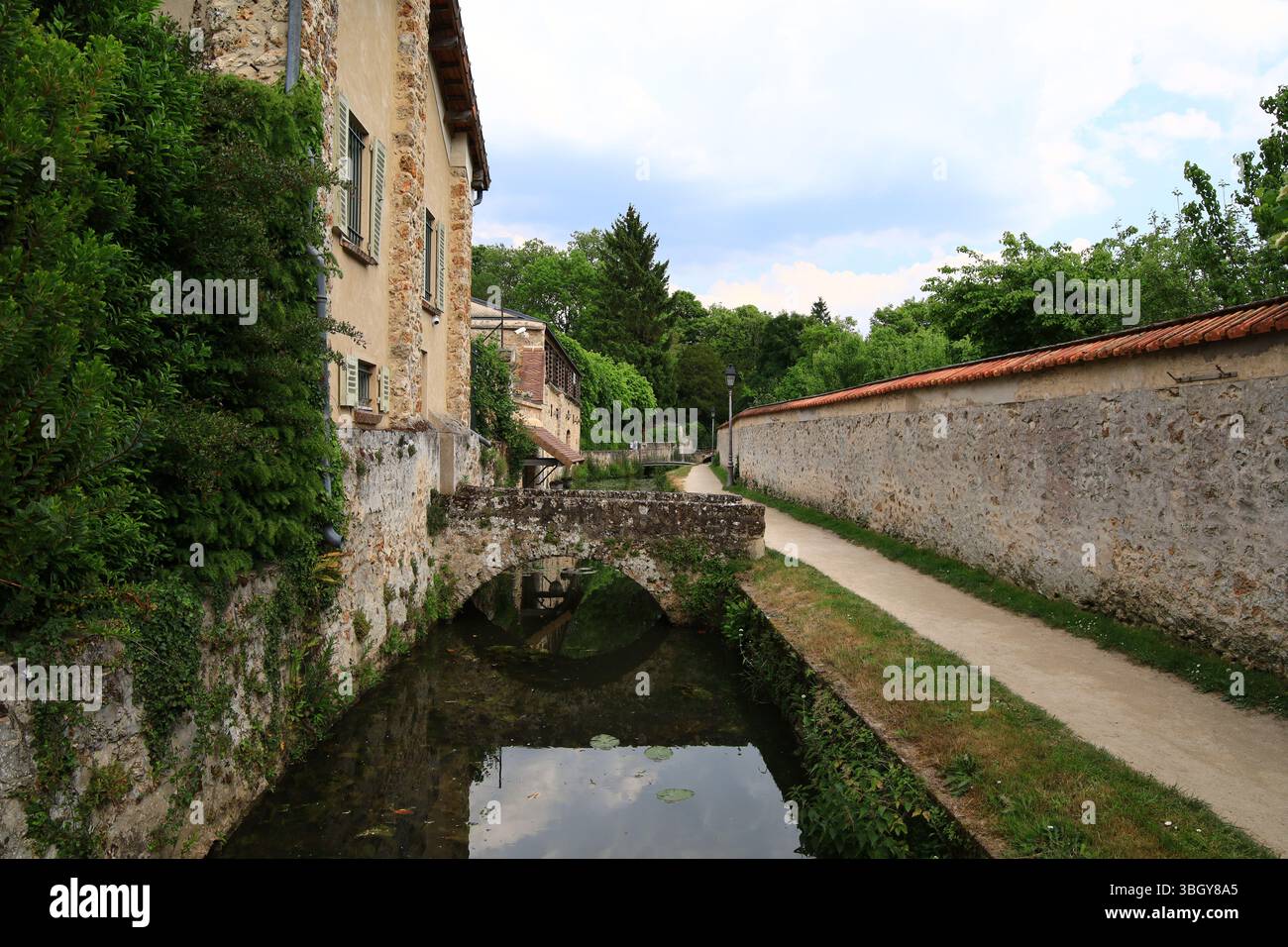 Panorama chevreuse commune valley in hi-res stock photography and ...