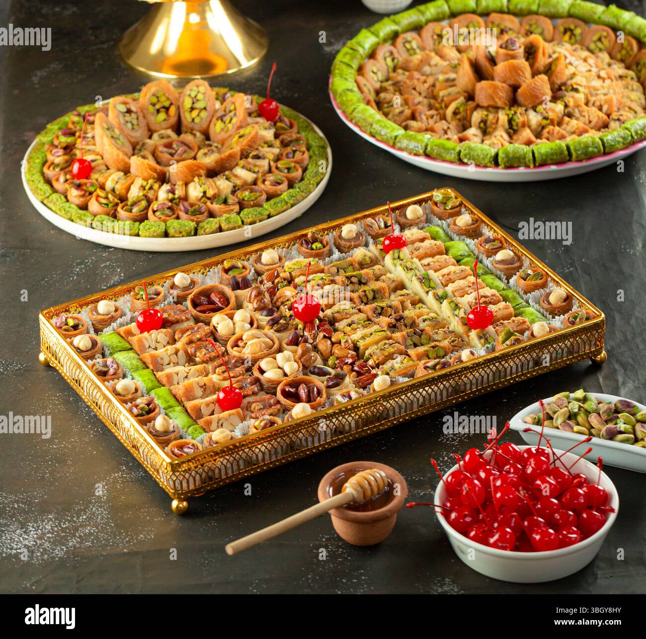 Arabic sweets hi-res stock photography and images - Alamy