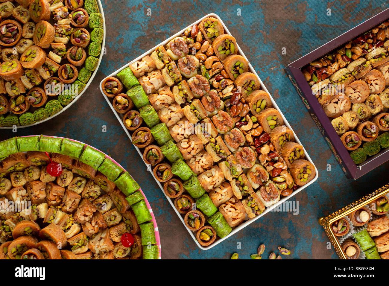 Arabic sweets hi-res stock photography and images - Alamy