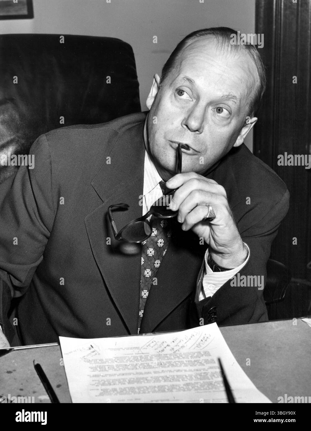 Senator Karl Mundt, acting chairman of the Senate Permanent ...