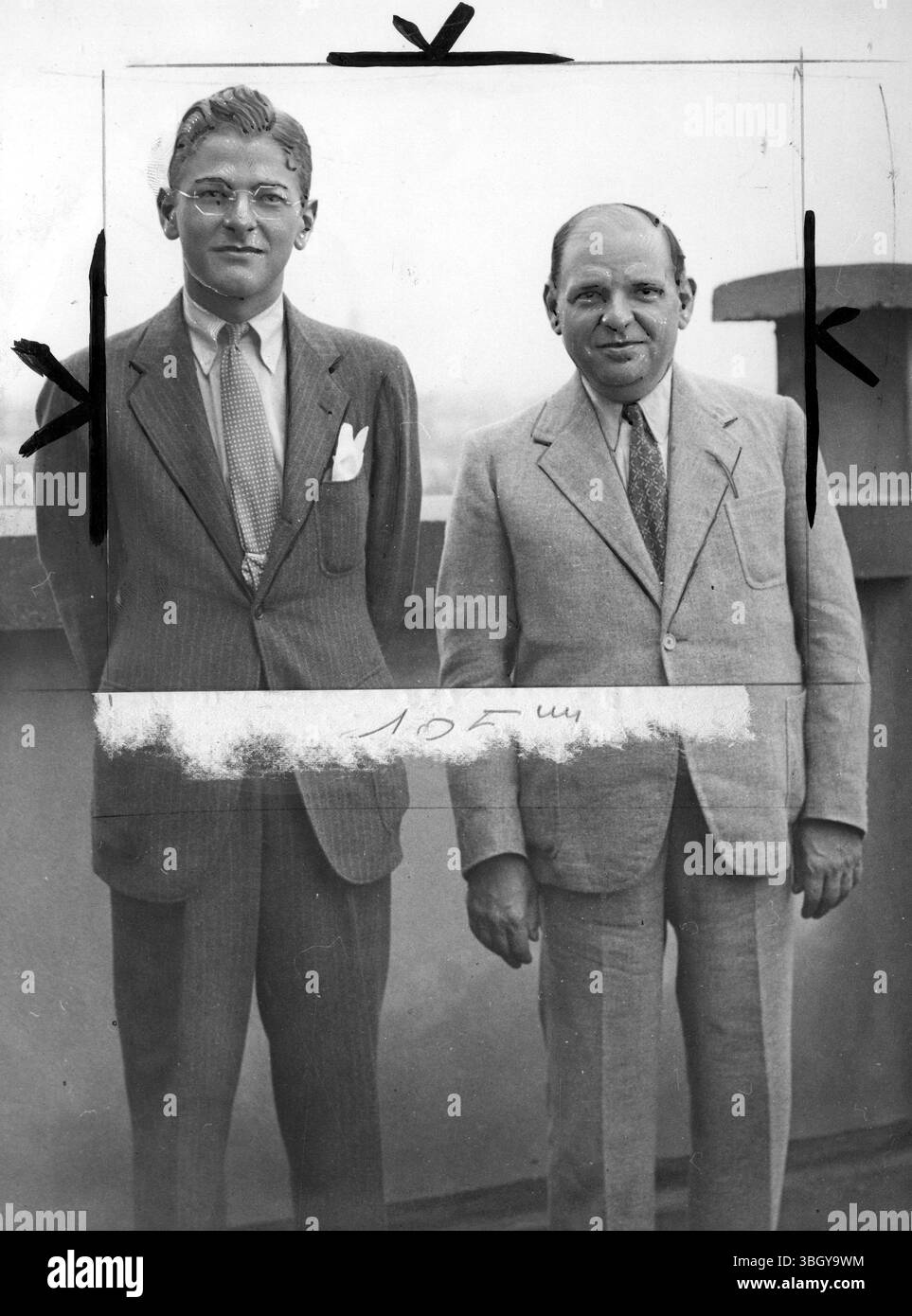 25 right Black and White Stock Photos & Images - Alamy