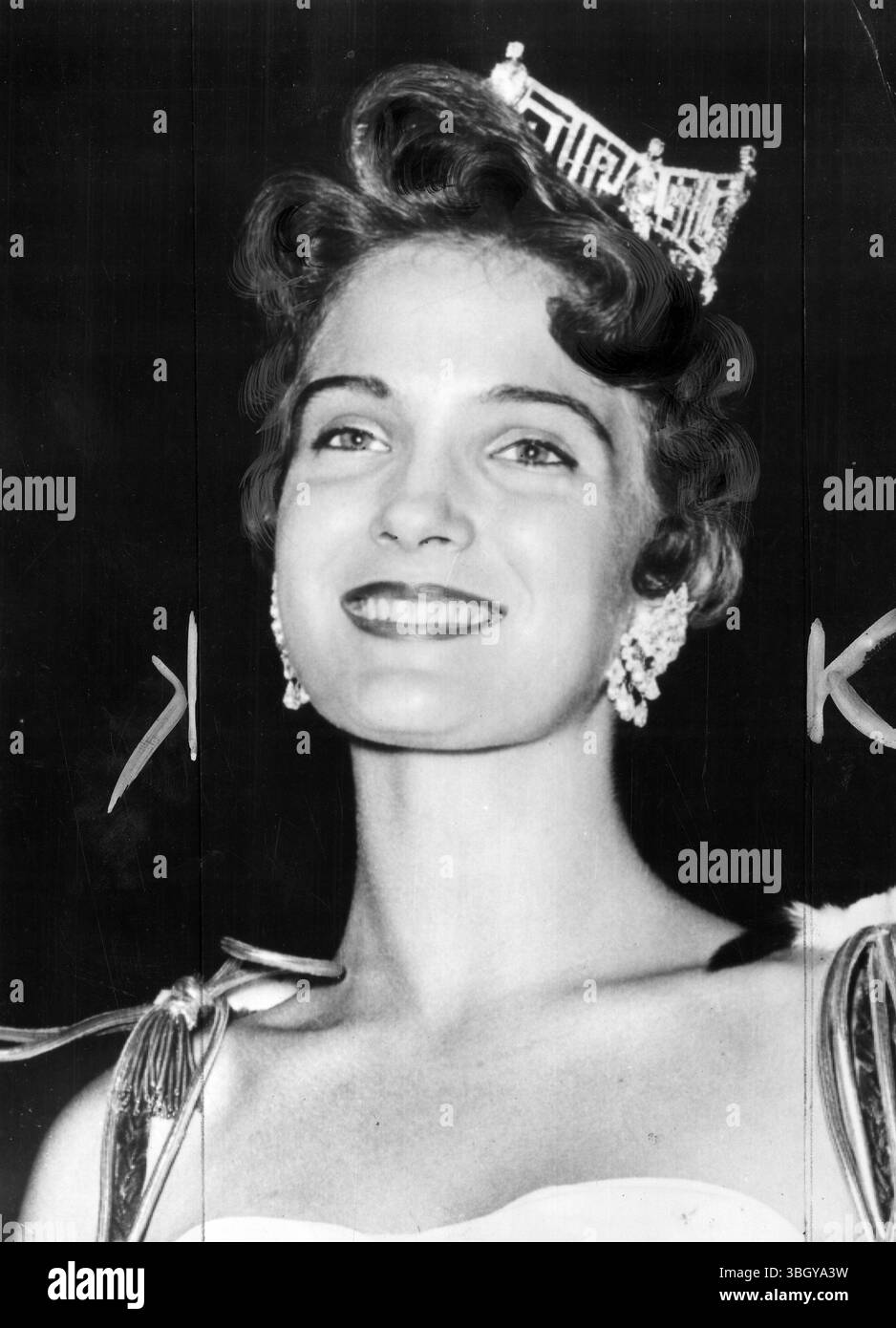 Miss America 1960. Miss America 1960s, smiles after her Coronation at ...