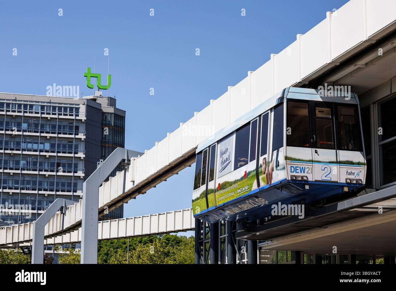 Transport on campus hi-res stock photography and images - Alamy