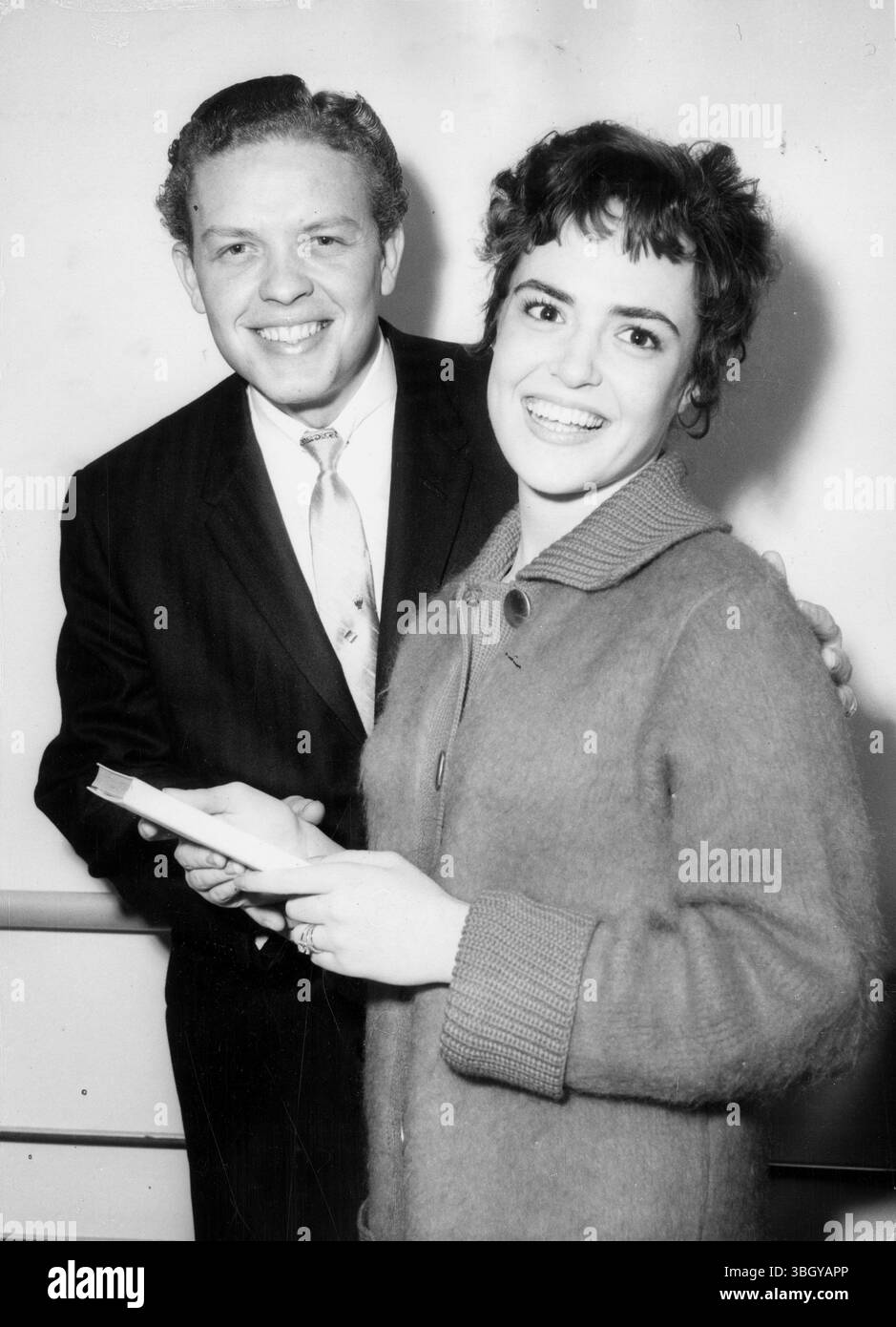 Sweater girl 1950s hi-res stock photography and images - Alamy