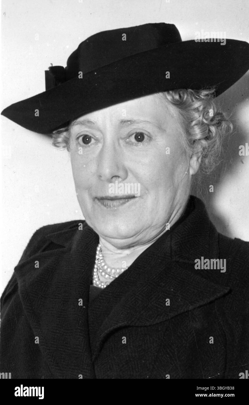 Actress dies. Julia Marlowe, famous Shakespearean actress of the early ...