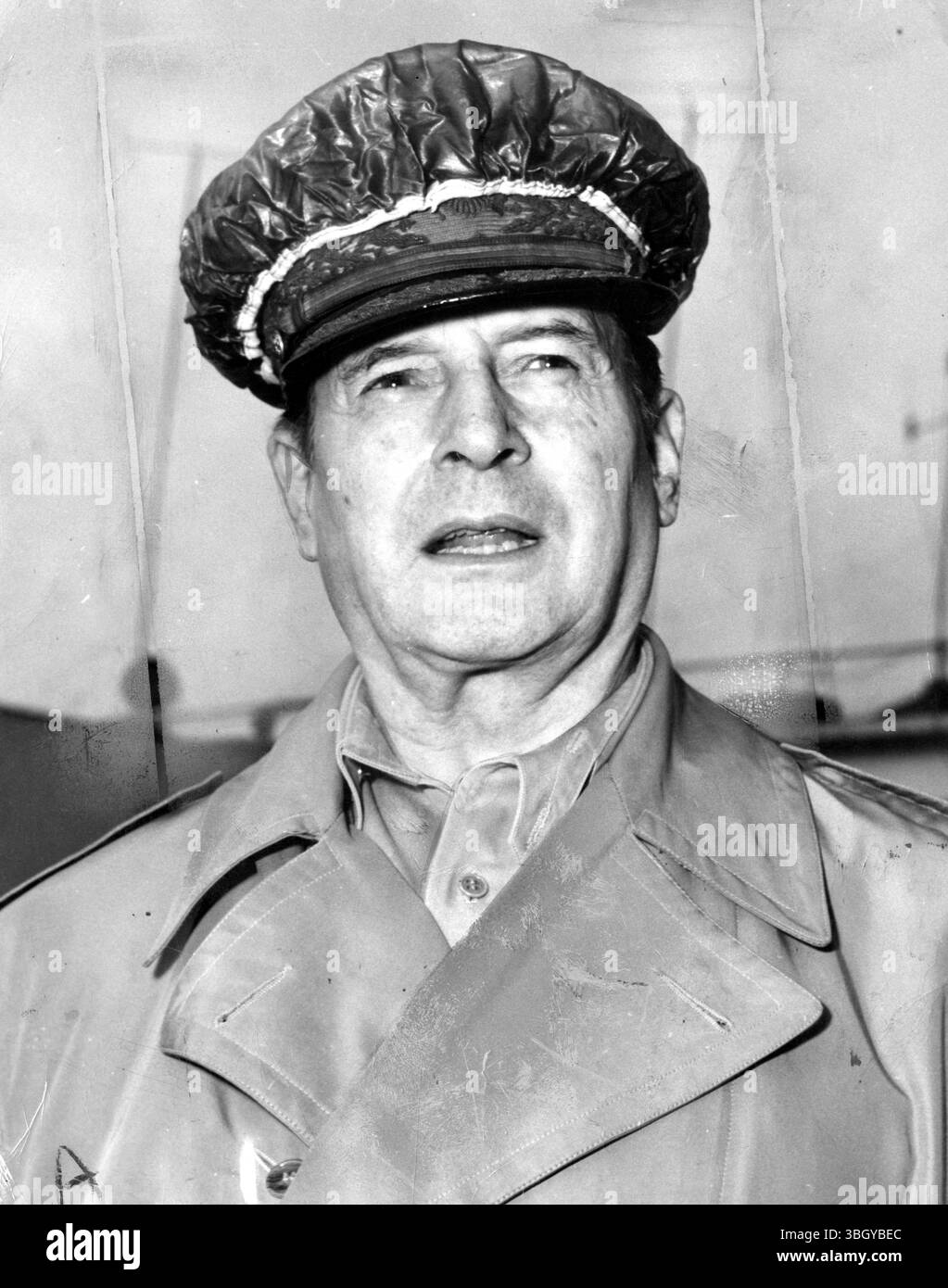 General Douglas MacArthur, commander of the UN forces in Korea. 28 ...