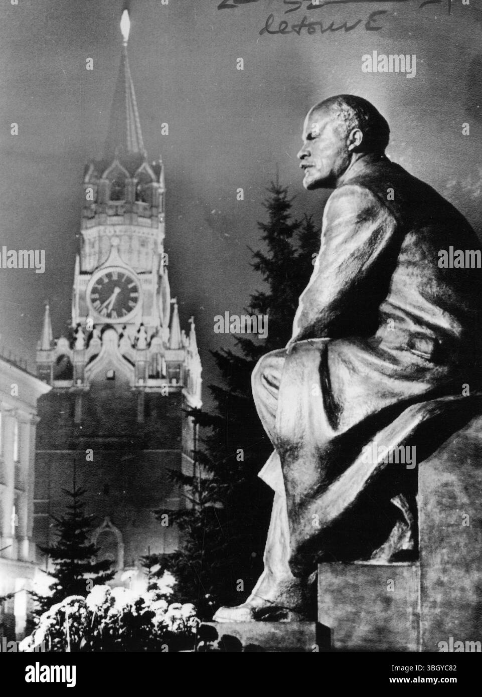 The Soviet Union unveiled a granite statue in the Kremlin's formal ...