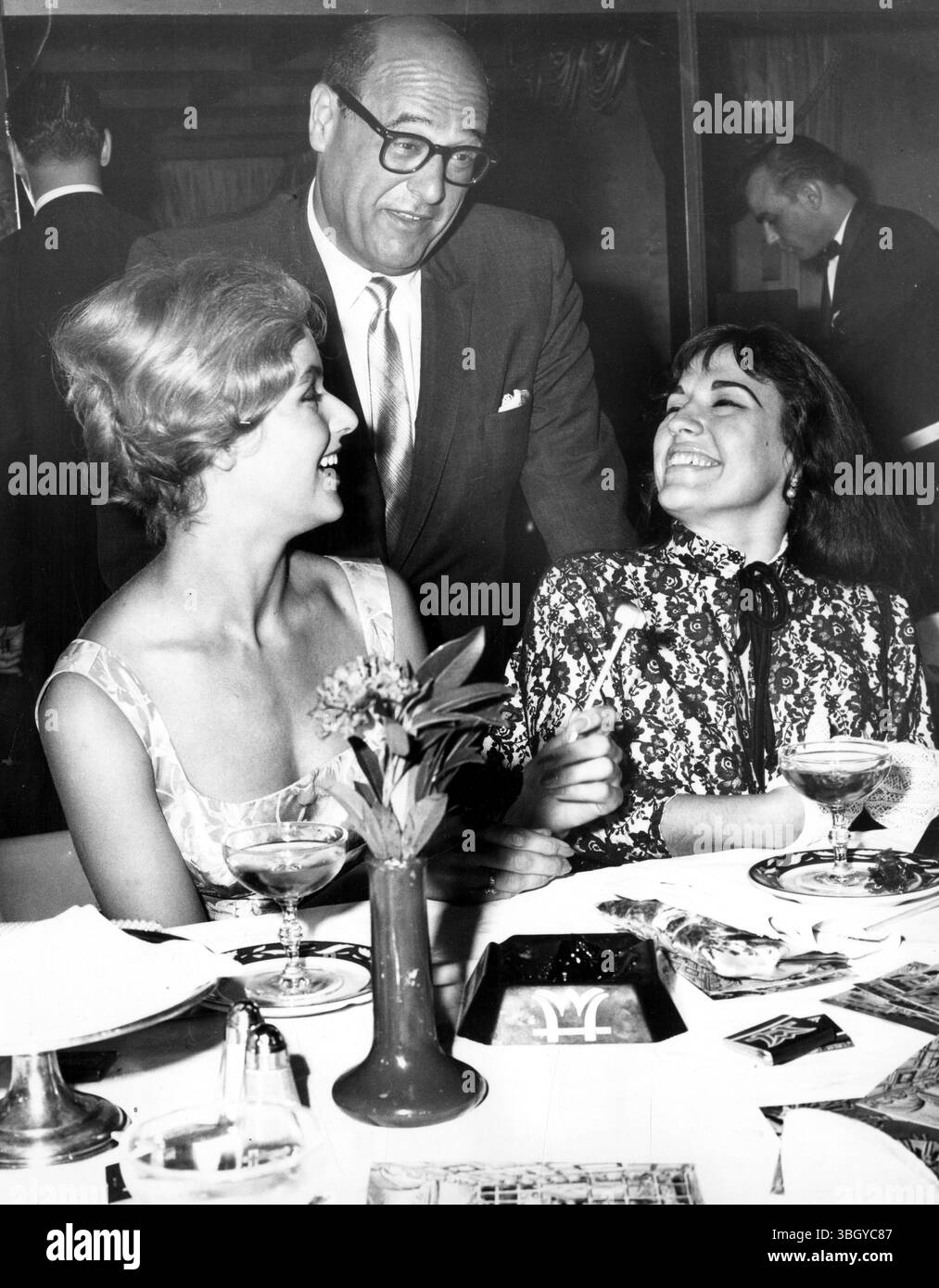 American comedian and actor Jack E. Leonard Stock Photo - Alamy