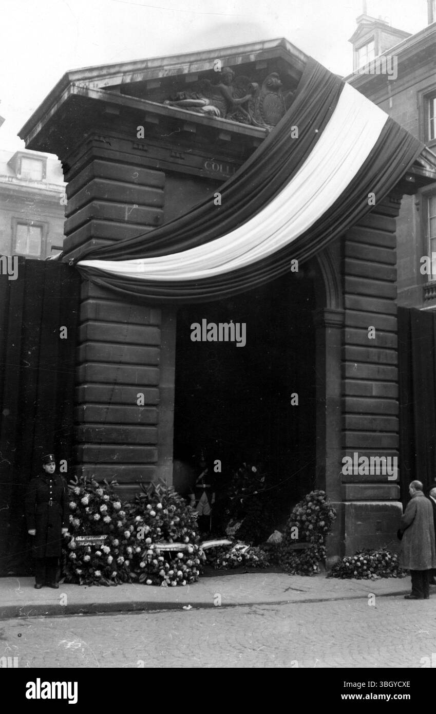 Funeral of prominent French physicist, Professor Langevin. 20 December ...