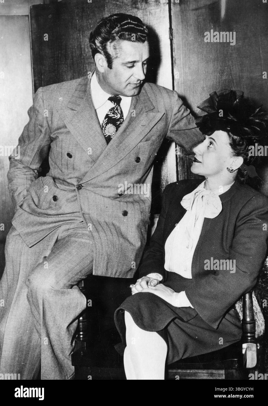 Musical in 40s Black and White Stock Photos & Images - Alamy