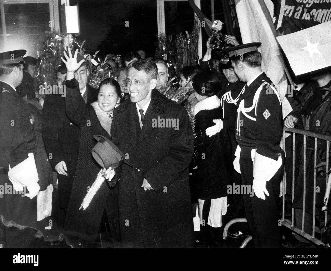 Tran Buu Kiem arrives in Paris. 17 December 1968 Stock Photo - Alamy
