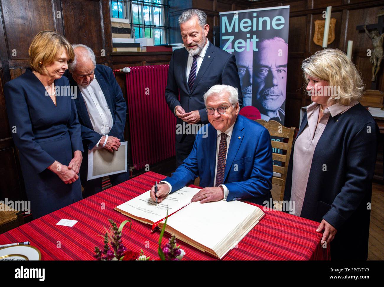 06 June 2025, Schleswig-Holstein, Lübeck: Federal President Frank ...
