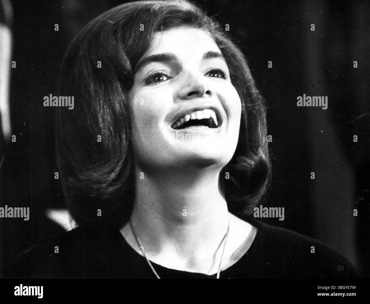 Jacqueline Kennedy makes her 1st public statement since President John ...
