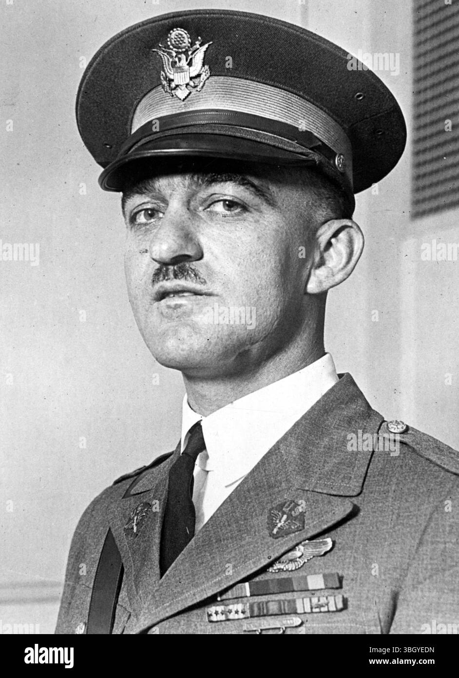 Major William Kepner, the army's leading expert on lighter than air ...