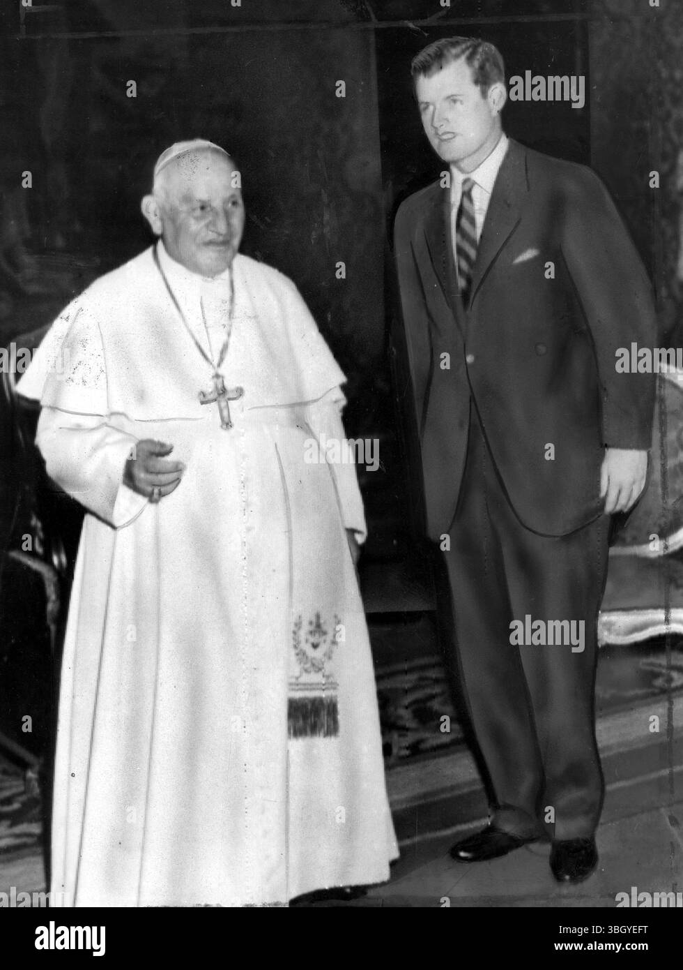 Pope John XXIII hold an audience with Edward Kennedy, brother of the US ...