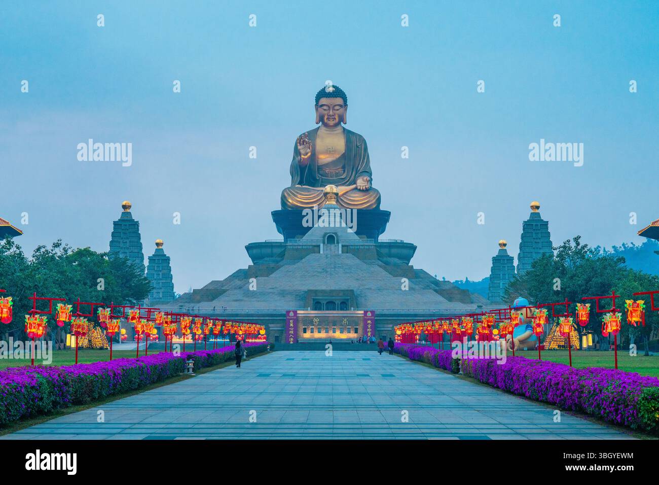 Kaohsiung – Top Travel Destination in Southern Taiwan with Iconic ...