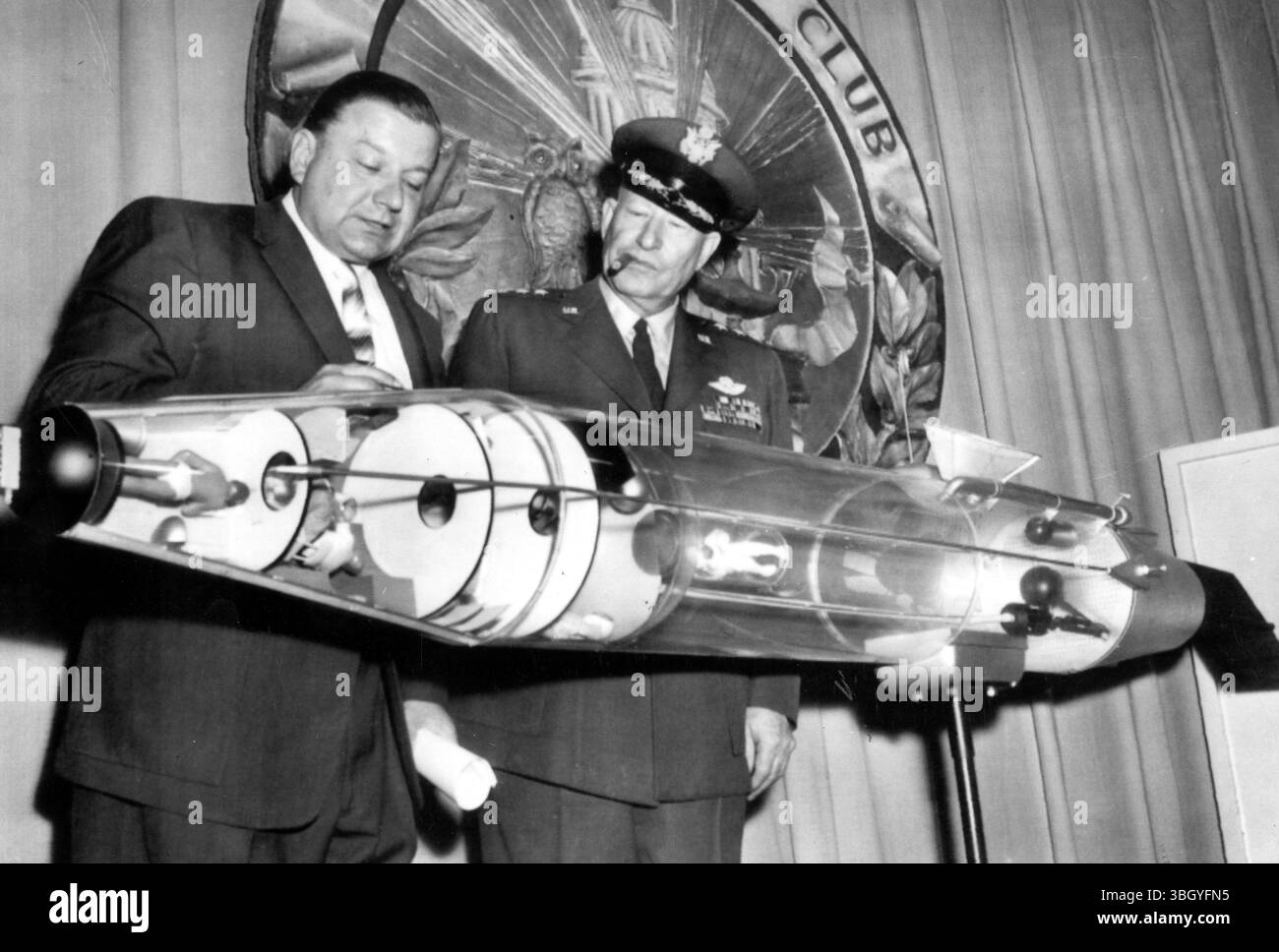 First shell displays hi-res stock photography and images - Alamy