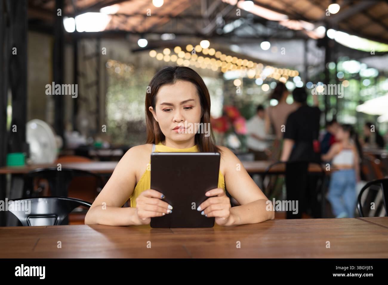 Beautiful asian lady working hi-res stock photography and images - Alamy