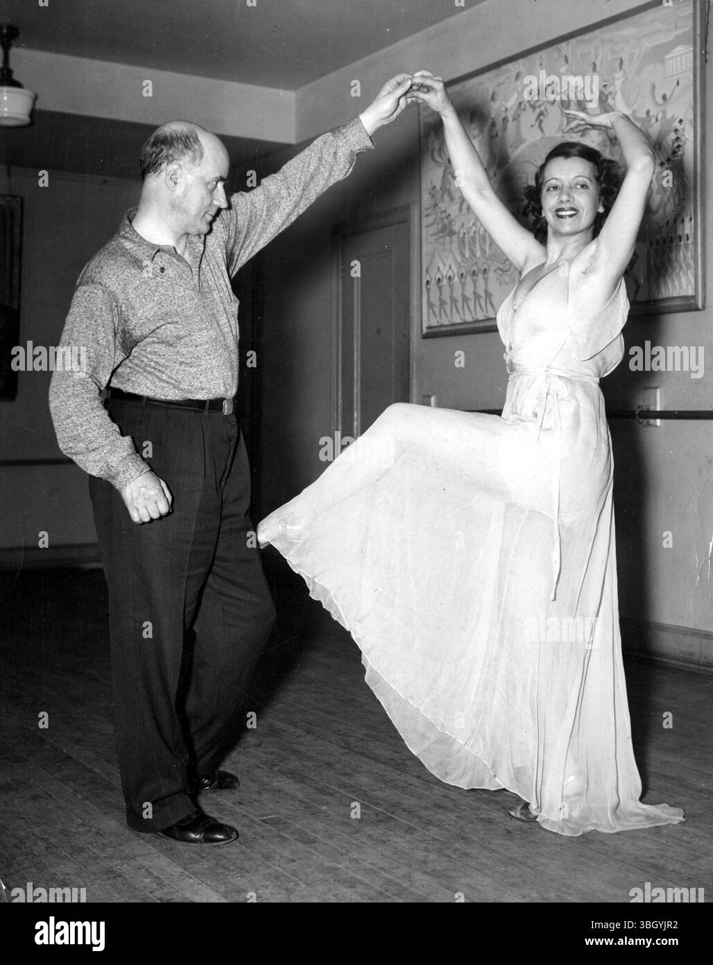 Lily Pons, Opera and screen star, pictured with Michael Fokine, ballet ...