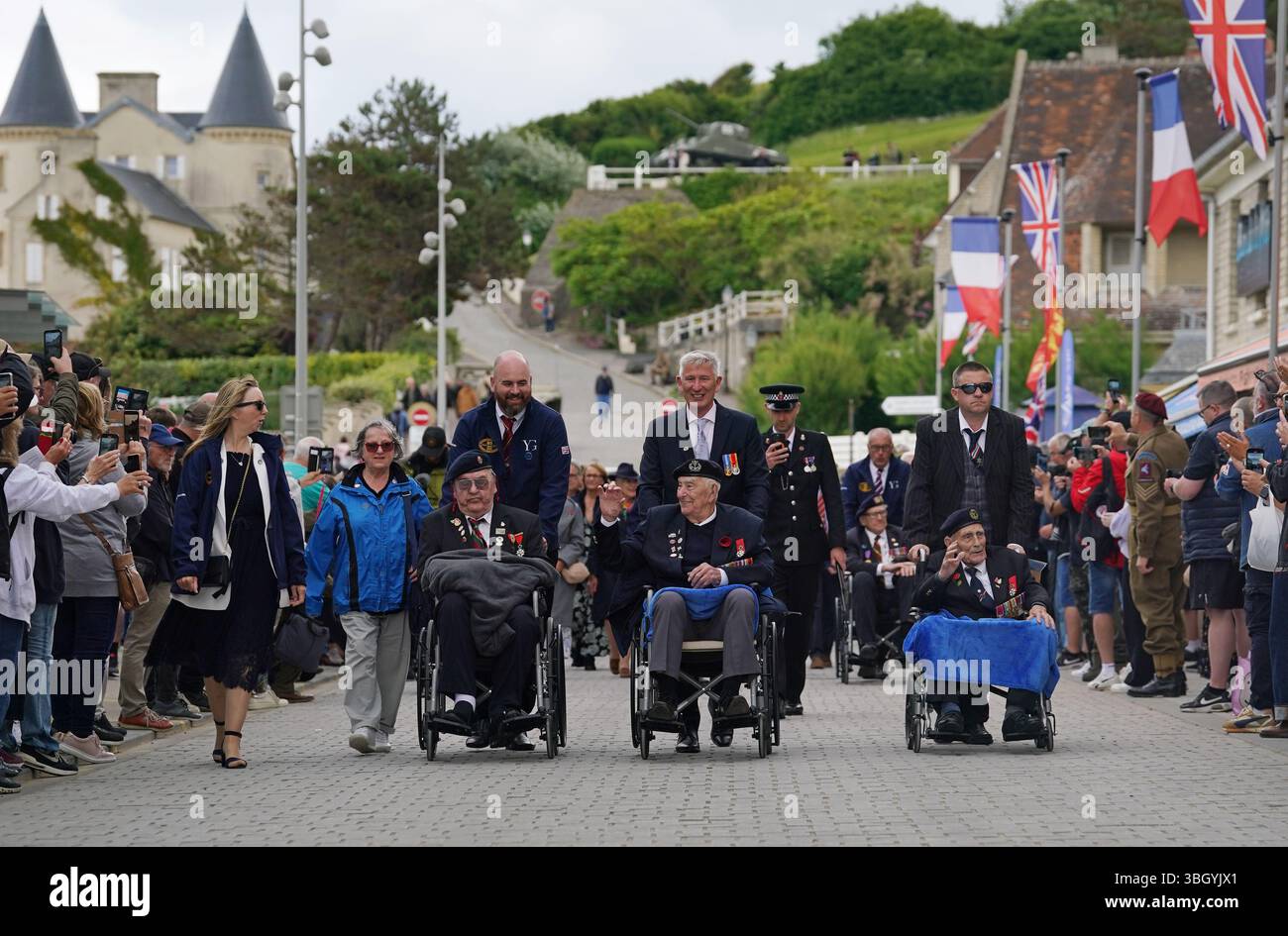 D-Day veterans Richard Aldred (left) Henry Rice and John Dennett (right ...