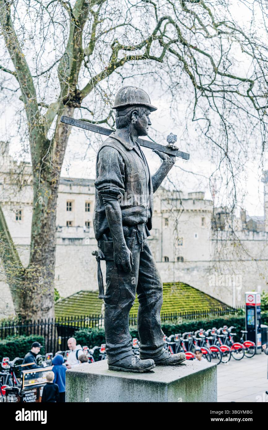 Pigeon memorial dedication hi-res stock photography and images - Alamy