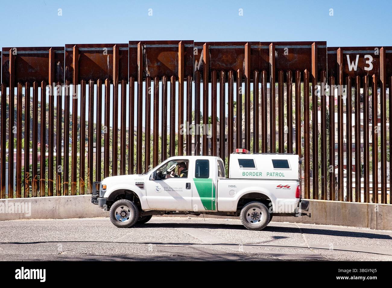 Brorder hi-res stock photography and images - Alamy