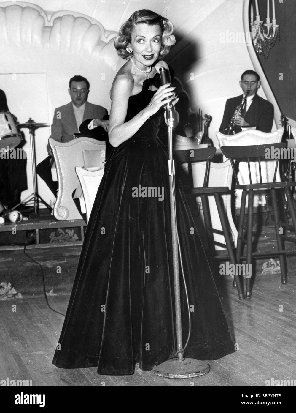 Debuting as a supper club entertainer , stage and screen actress ...