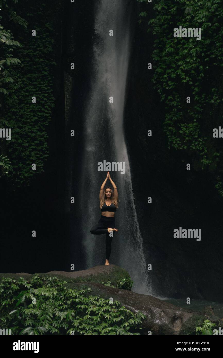 Tree pose in front hi-res stock photography and images - Alamy