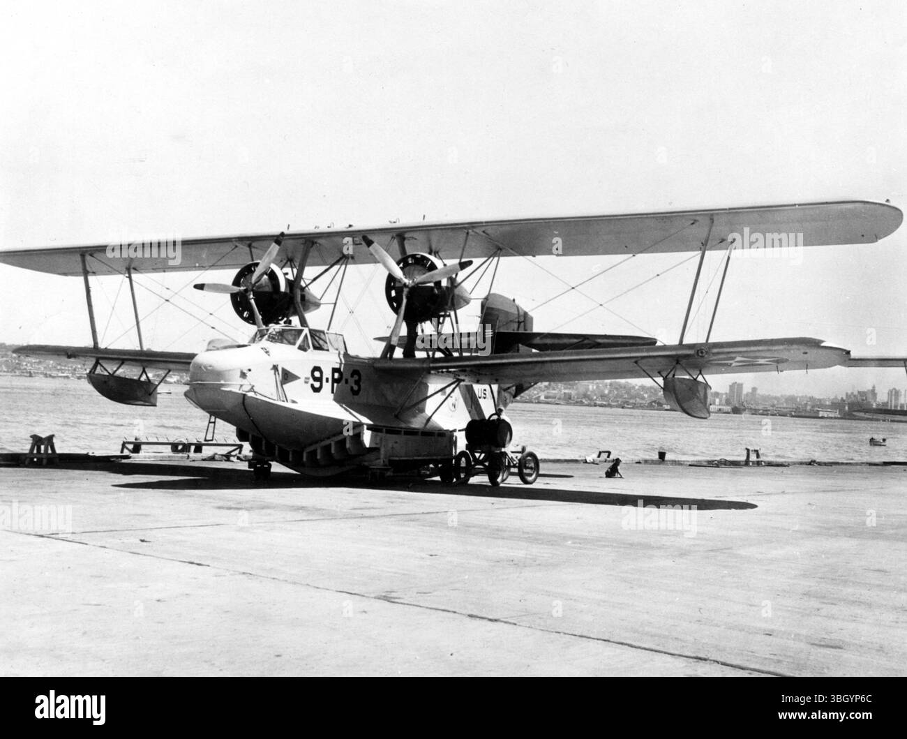 Navy flying boat hi-res stock photography and images - Alamy