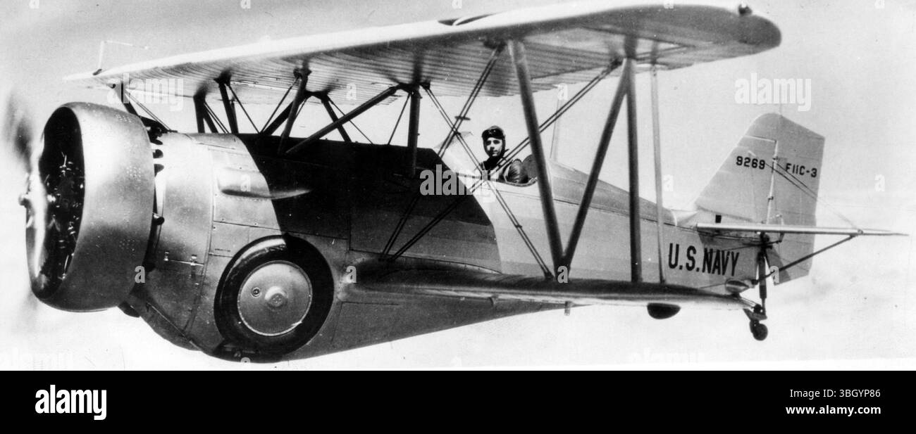 Us navy fighter pilot Black and White Stock Photos & Images - Alamy