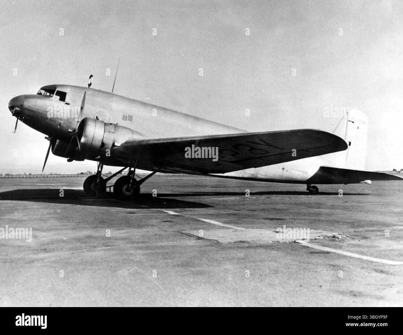 Flying equipment Black and White Stock Photos & Images - Alamy