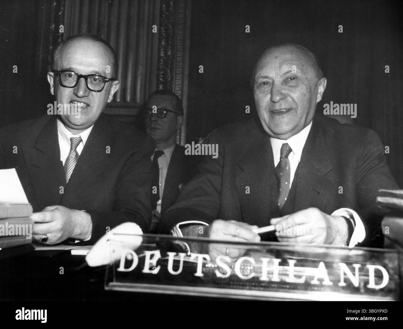 Representing nations Black and White Stock Photos & Images - Alamy