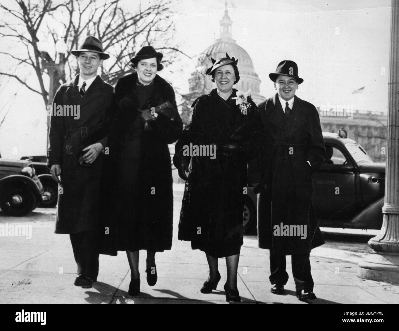 Mrs Huey P. Long shown arriving at the Capitol in Washington with her ...