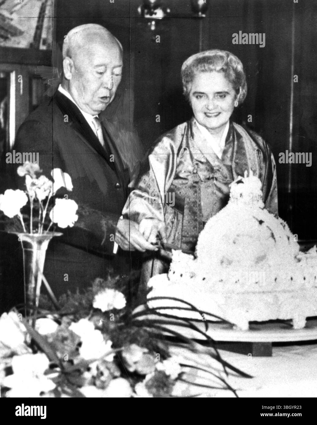 Republic of Korea president and Mrs Syngman Rhee can't birthday cake of ...